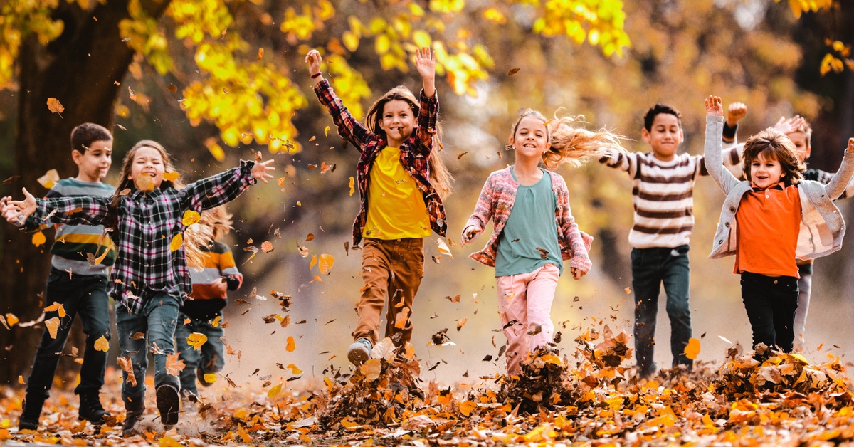 The Best 90s Fall Traditions We Still Miss - Dailybreak