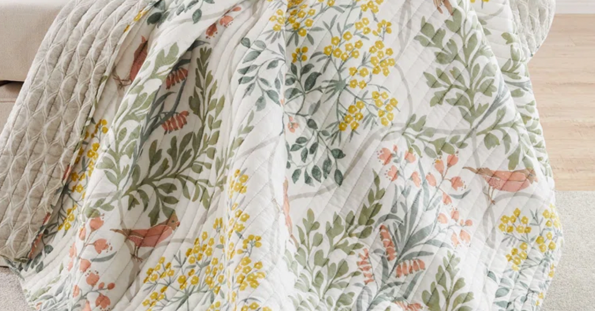 7 Springtime Quilts to Freshen up Any Room This Season - Dailybreak