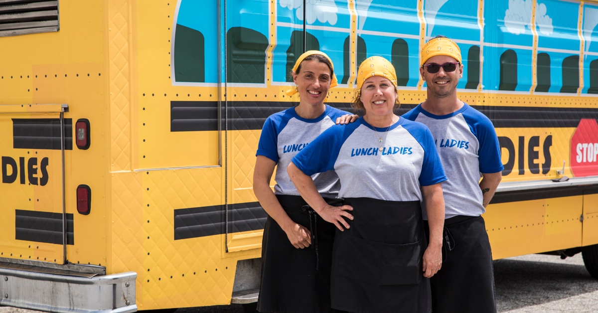 Food Network Lunch Lady Helps Give Back to Community - Dailybreak