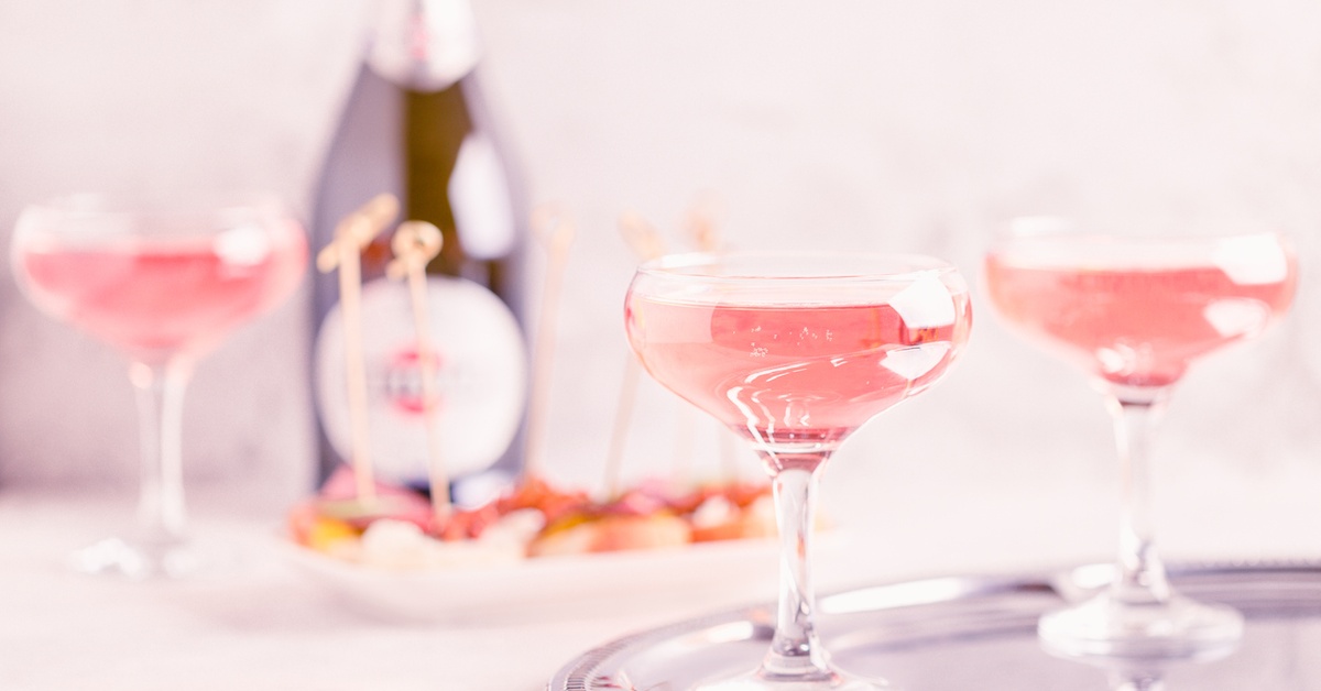 Get Tickled Pink With 8 Sparkly Pink Champagne Cocktails - Dailybreak