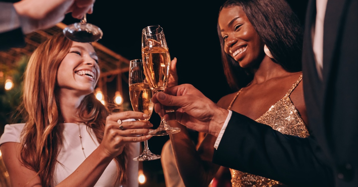 10 Stylish But Affordable Outfits for Black-Tie Events - Dailybreak