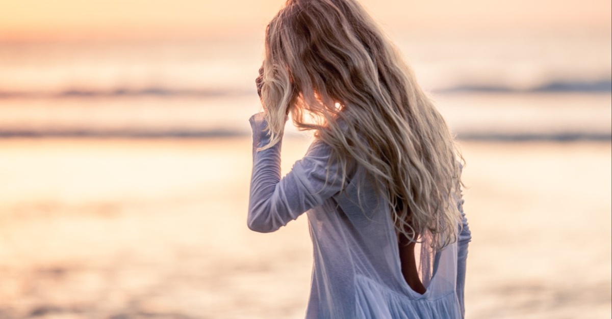 Bring Back Beach Waves With These 6 Heatless Curl Hacks - Dailybreak