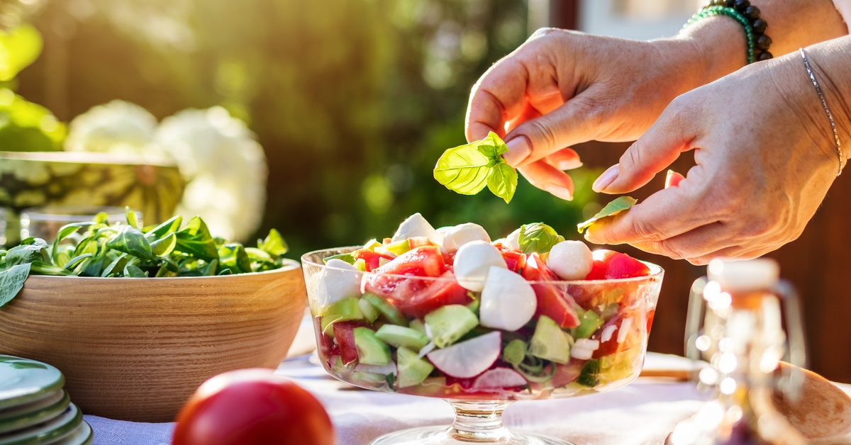 Which Vegetarian Dish Should You Bring To a Summer Cookout? - Dailybreak
