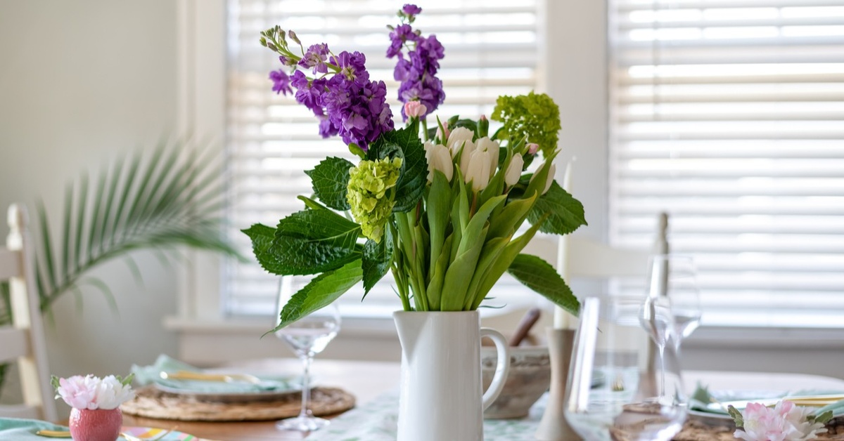 Deck Out Your Dining With These 8 Spring Tablescape Ideas - Dailybreak