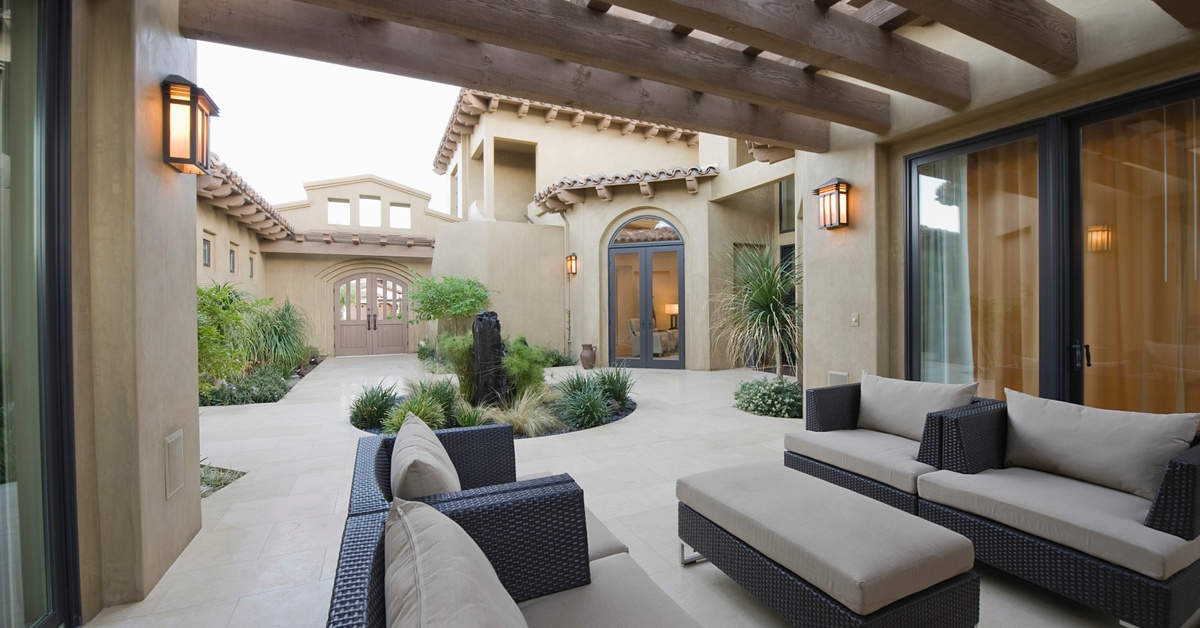 How to Create a Smooth Indoor-Outdoor Transition - Dailybreak