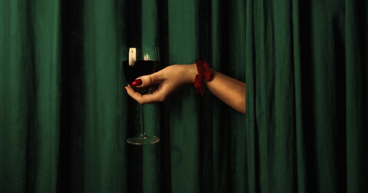 Drape Yourself In Forest Green, December's Color - Dailybreak