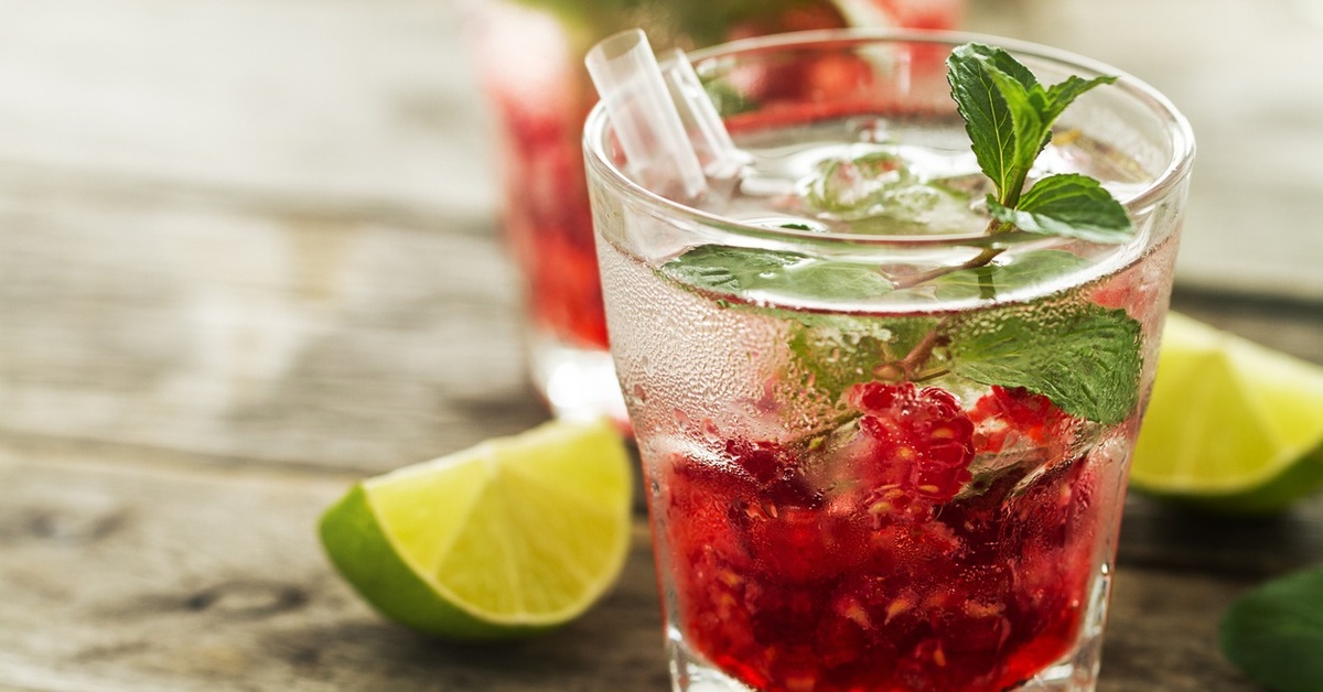 11 Recipes to Help You Make the Best Raspberry Cocktails - Dailybreak