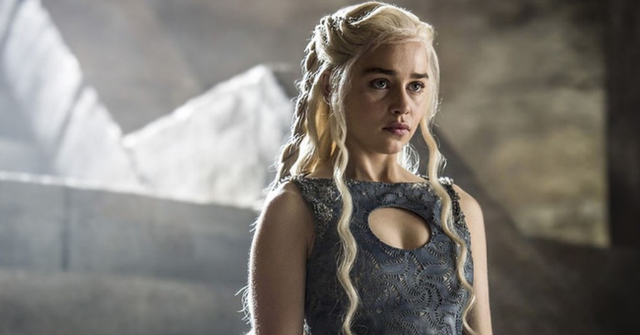 Emilia Clarke Closes out Season 7 Of "Game of Thrones" With Epic Lip ...