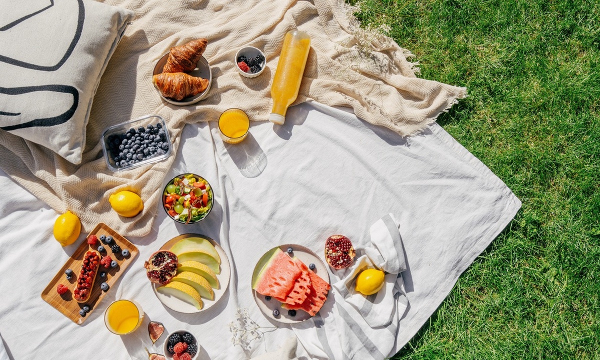 Pack Your A-Game for These Picnic Scene Pairs - Dailybreak