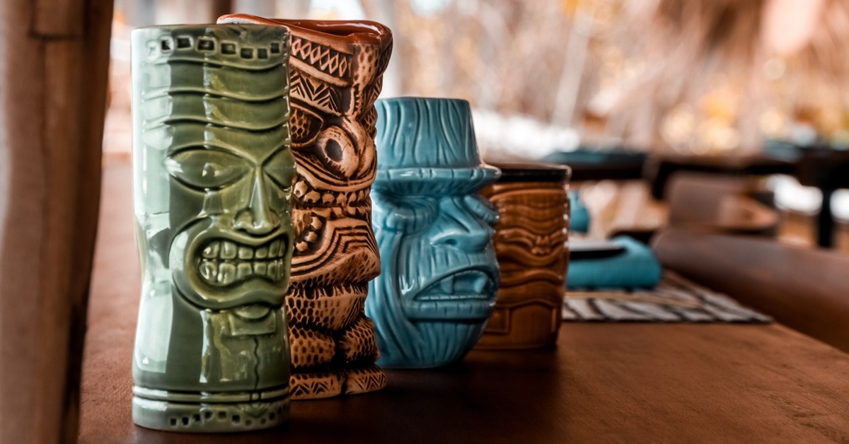 9 Tacky Tiki Decor Ideas, But Make It Tasteful - Dailybreak